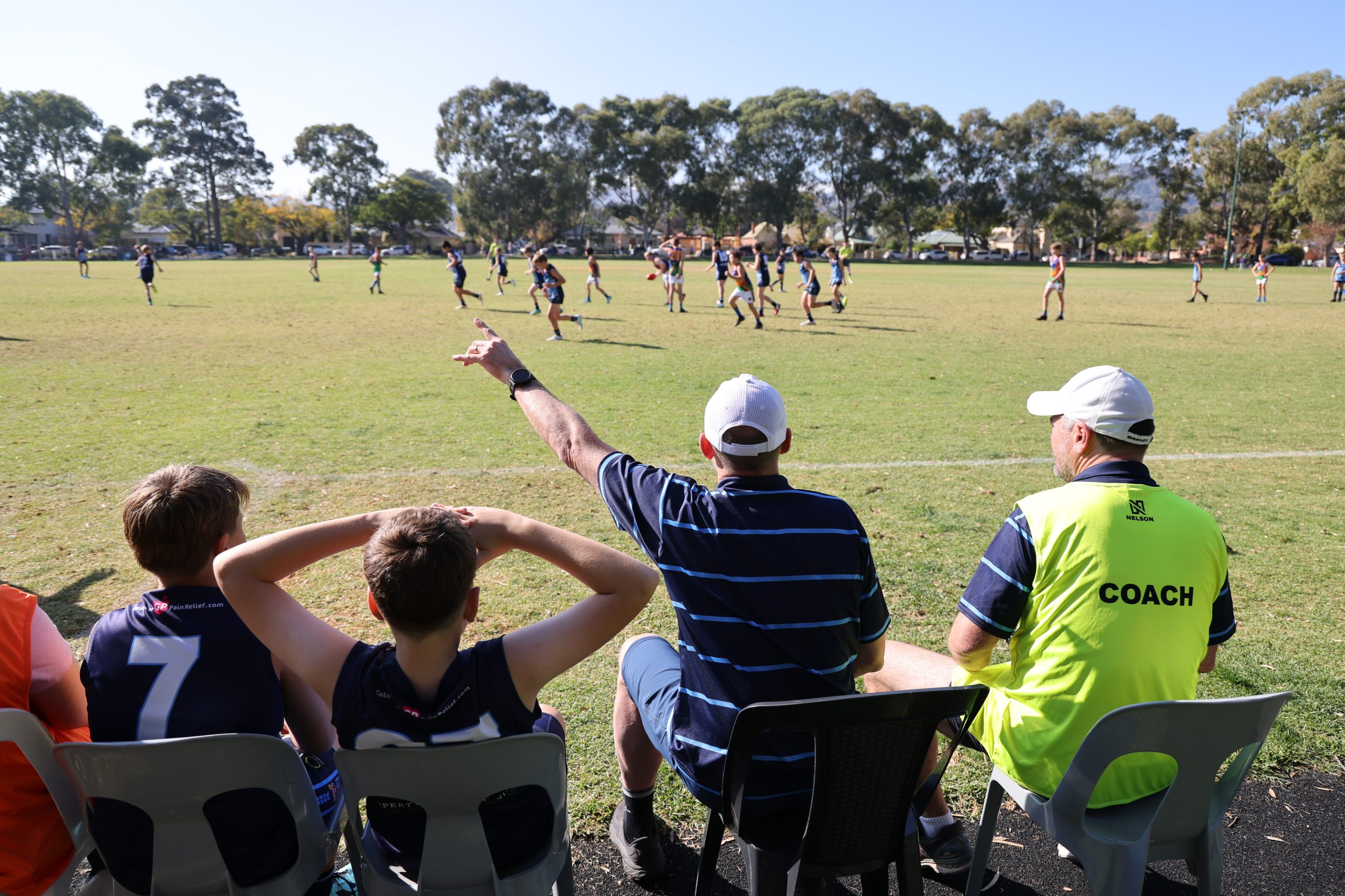 Seated coaches model positive behaviour - SANFL