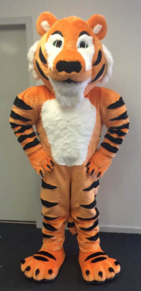 Tiger Fotball Maskot Premium Vector | Tiger Football Club Logo Vector