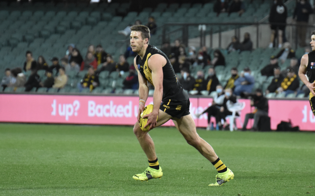 Chris Curran to return in 2024 - Glenelg Football Club